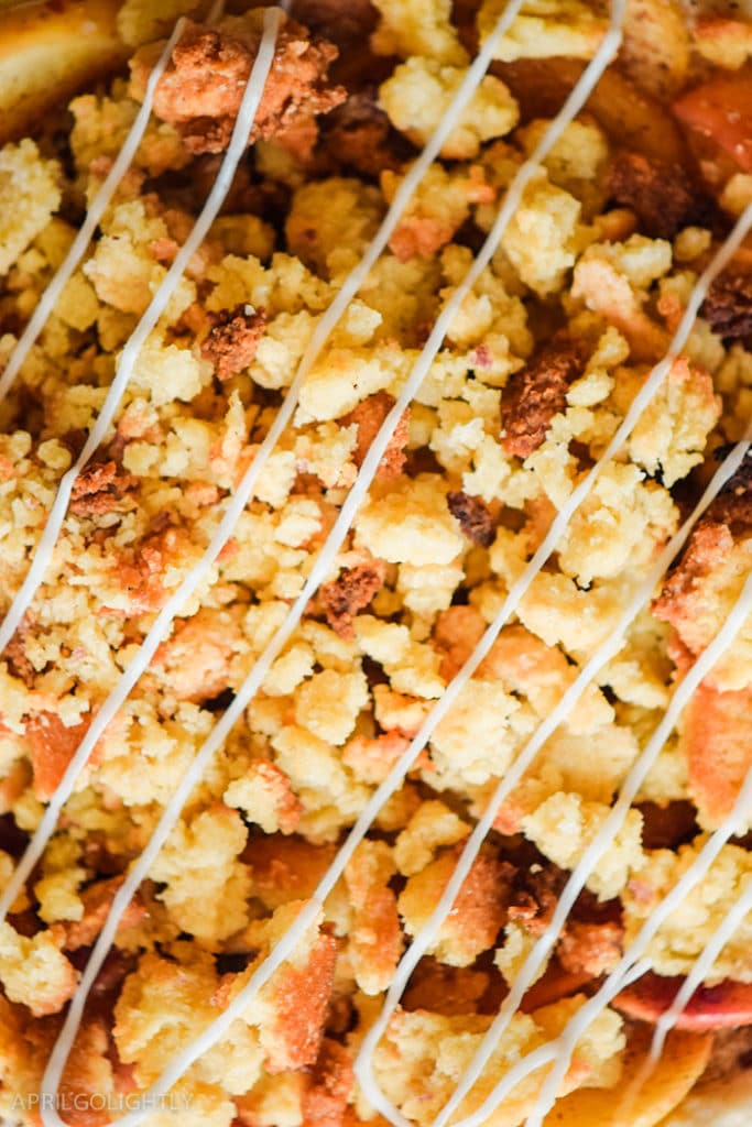 Apple Cinnamon Buns Pie - April Golightly