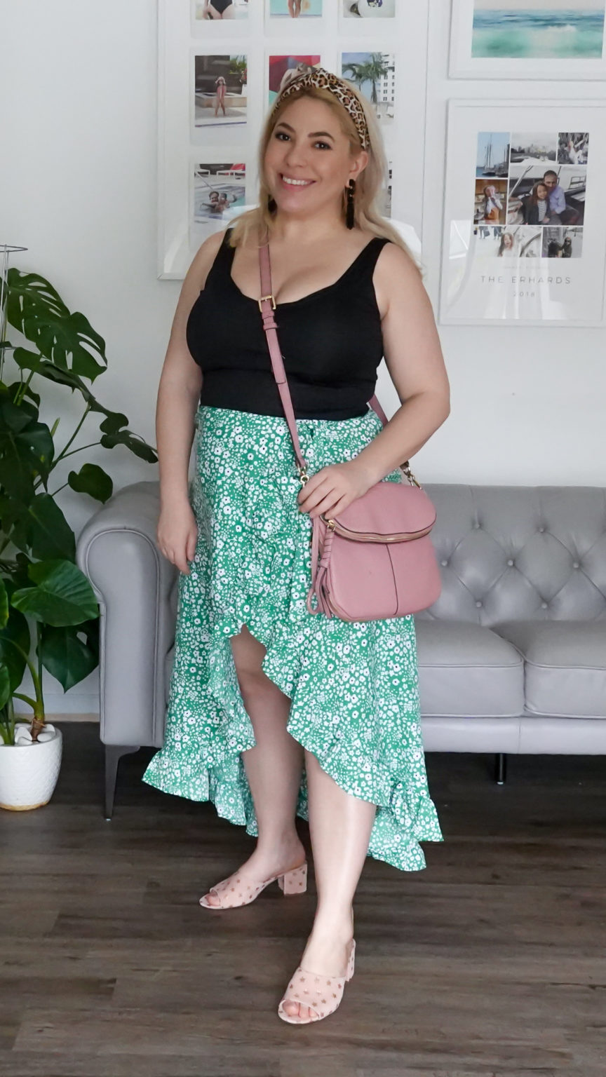 10+ BEST Tops to Hide a Belly when You are Curvy & Petite